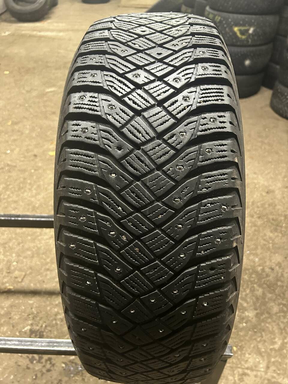 235/60 R18 107T Goodyear UltraGrip Arctic 2 SUV остаток:8 мм год:2023 арт:4195e03c