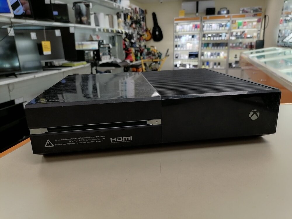 Игровая приставка Microsoft Xbox One, 500GB, черный, с геймпадом Б/У уценка