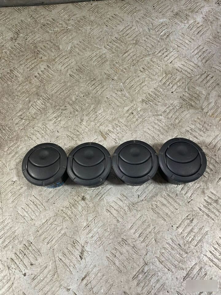 Дефлектор обдува салона Renault Logan 2009-2015