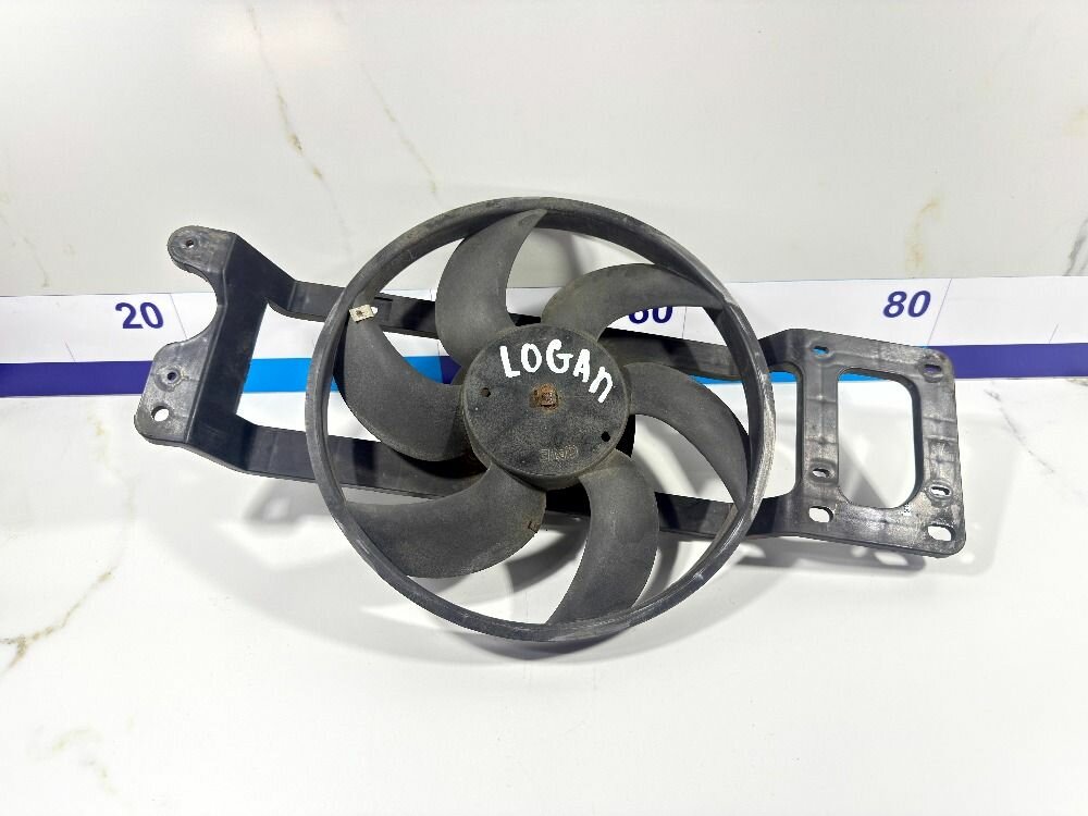 Вентилятор радиатора Renault Logan 6001550770