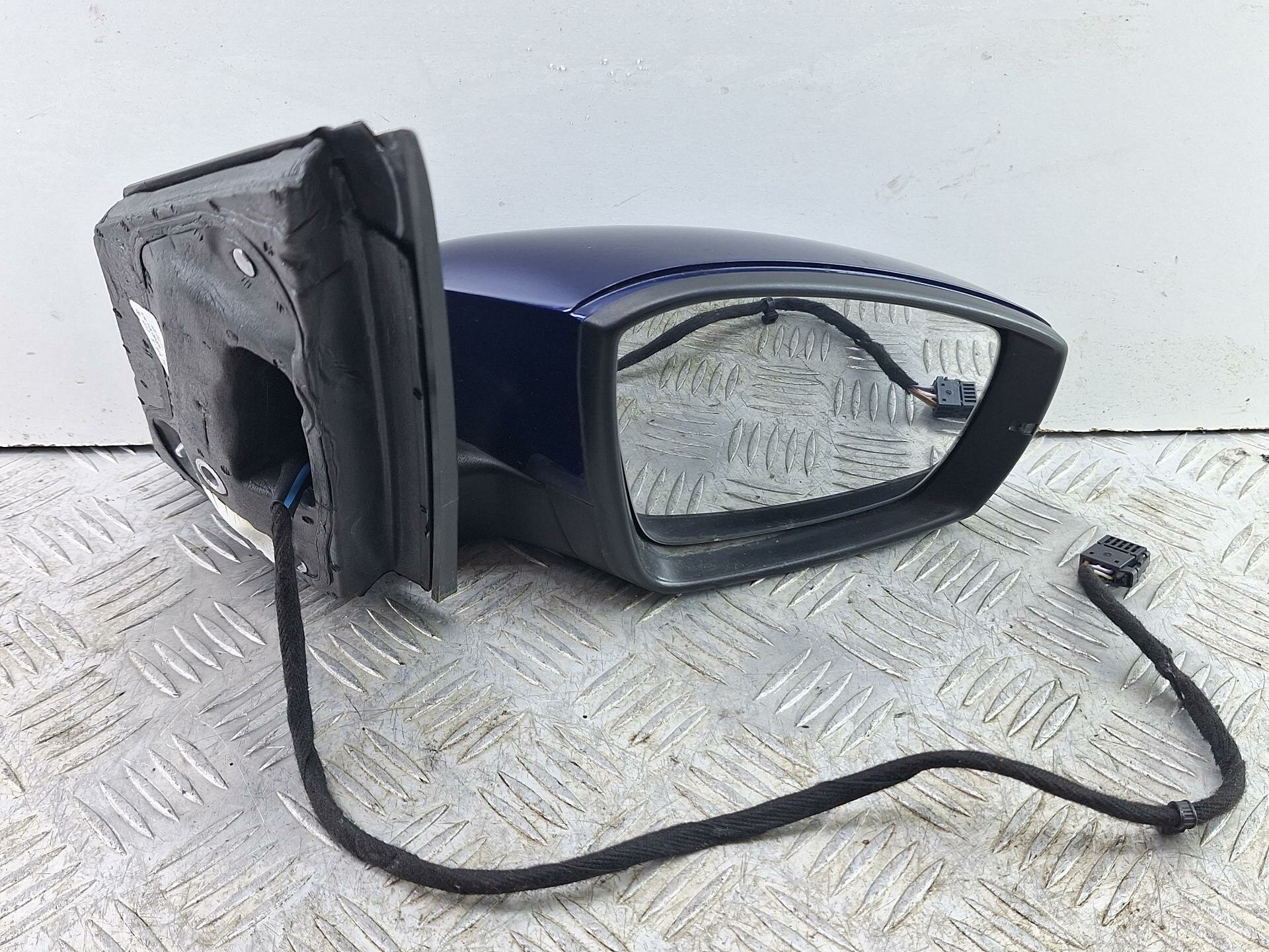 Зеркало наружное правое Volkswagen Polo 5 2011