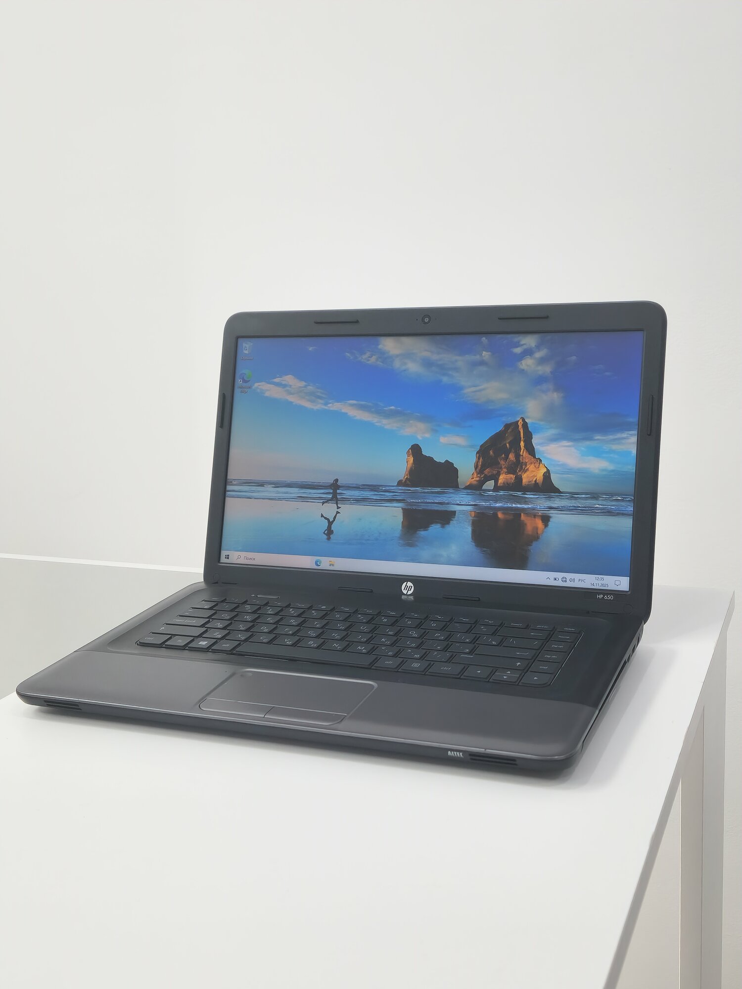 Ноутбук HP / Pentium 2020M / 8 ГБ / SSD 120 ГБ + HDD 500 ГБ / 15.6" HD / Intel HD Graphics / Windows 10