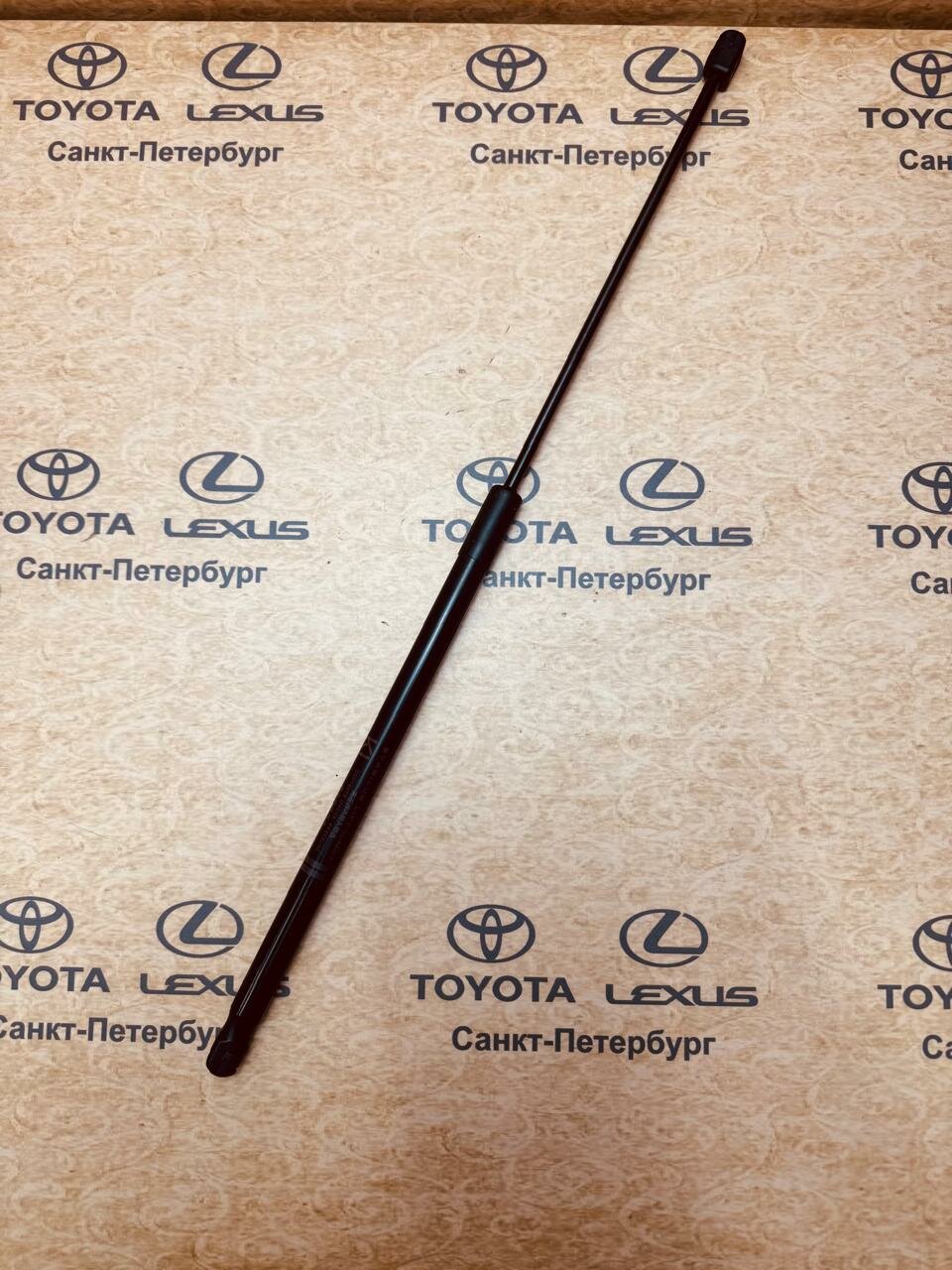 Амортизатор капота левый L Toyota Camry V70 оригинал