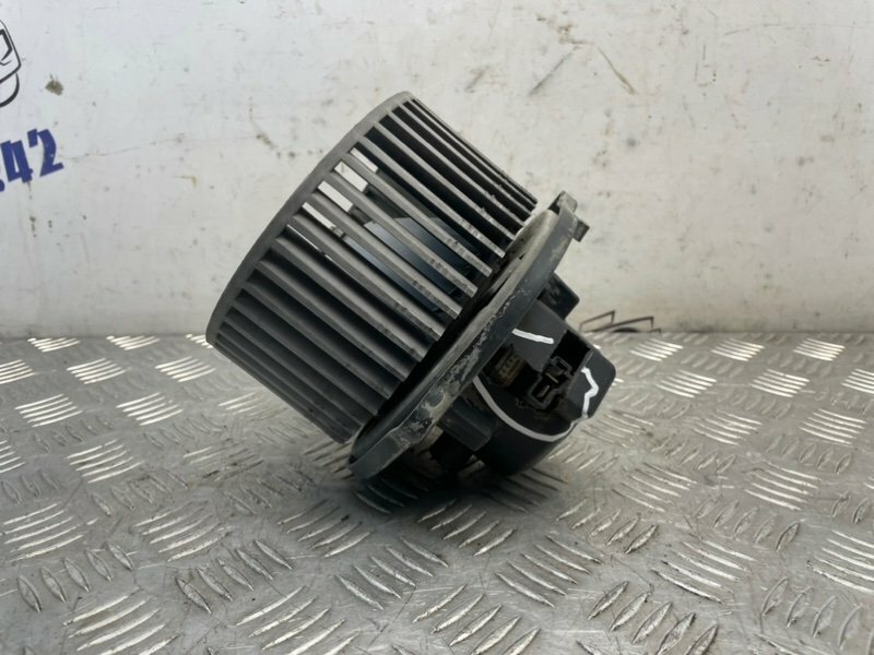 Б/У мотор печки Kia Spectra 2007 SD S6D nотломан кусочек кожуха (см. фото) 55262 Hyundai-KIA арт. 0K2A161B10