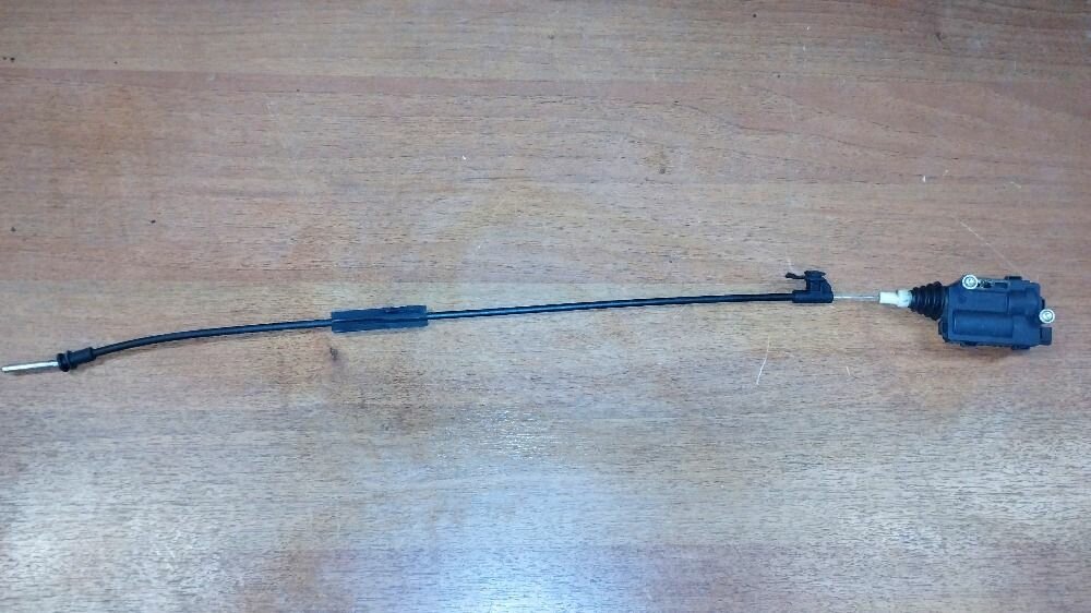 Моторчик лючка бензобака Opel Corsa D 13208157