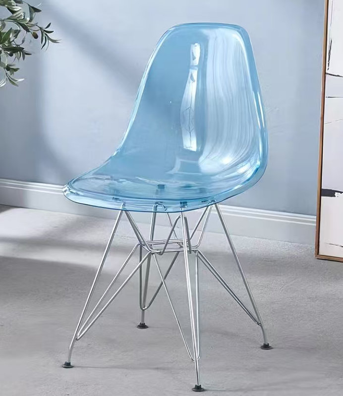 Прозрачный стул в скандинавском стиле - пластиковый для кафе и дома