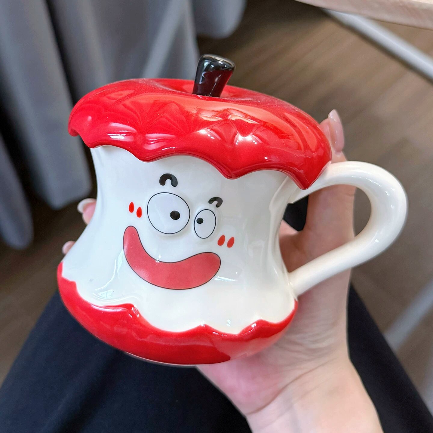 Милая кружка в форме яблока для девочек, необычная керамическая чашка с крышкой, подарок на день рождения для