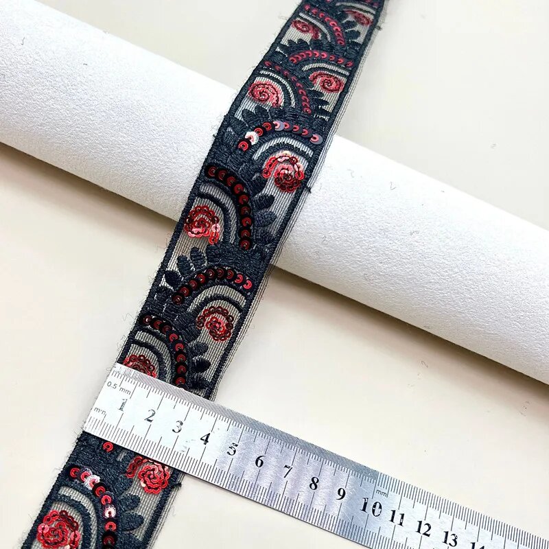 Богемное кружево с пайетками 1 ярд 9