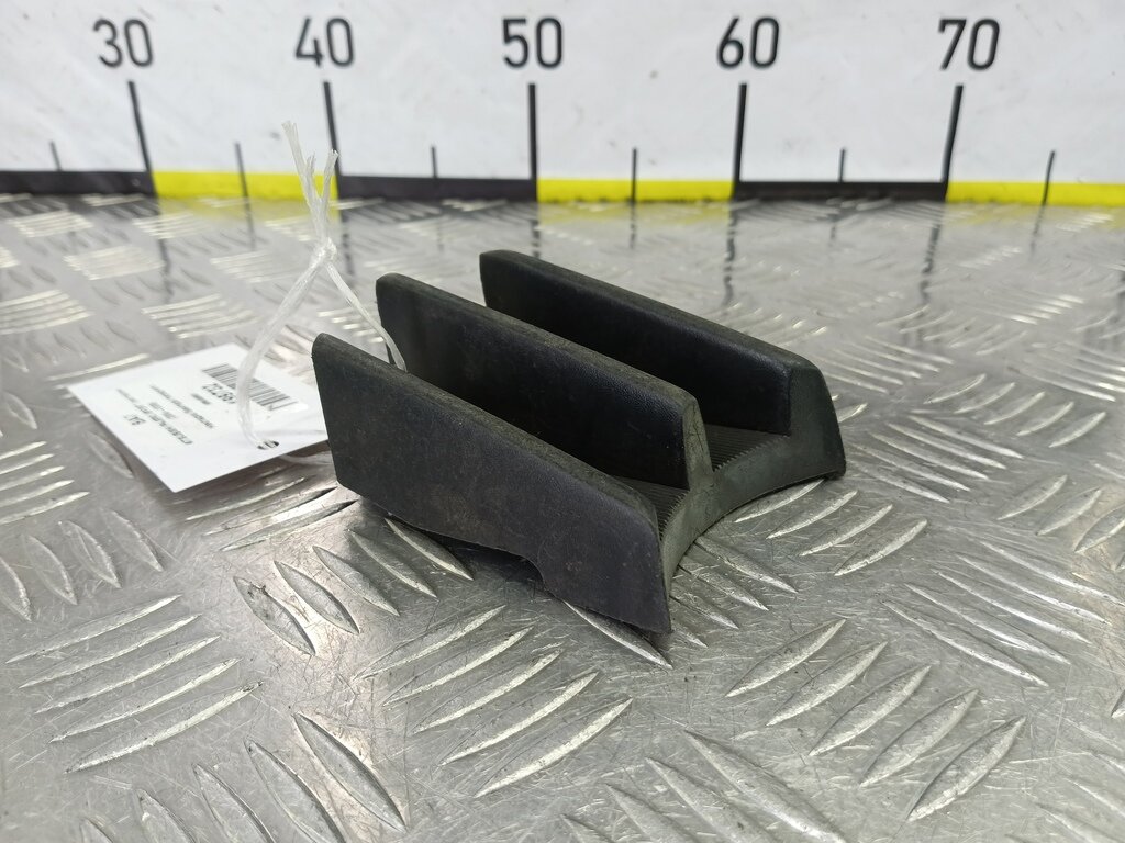 Накладка бампера переднего Б/У для MITSUBISHI PAJERO SPORT I рестайлинг (2004—2008) MR496691