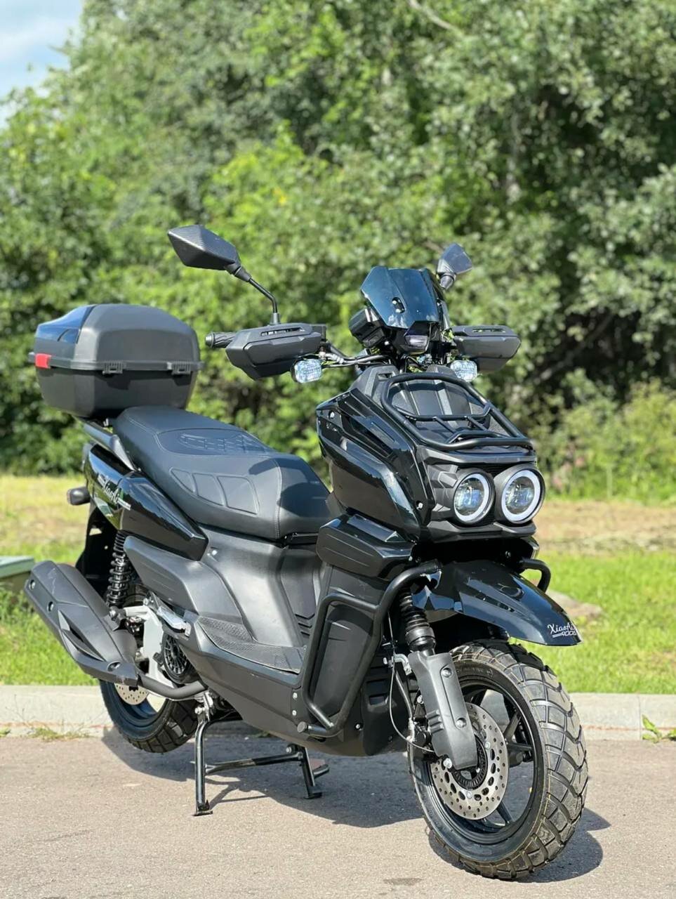 Скутер Dongfang Tank, 4-такный двигатель, 49 сс (150), электростартер, кикстартер, двухместный, черный