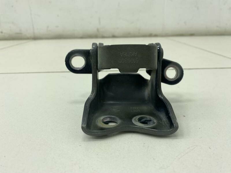 Петля двери передней левой нижняя Haval H6 2014 кат.номер: 6106300AKZ16A