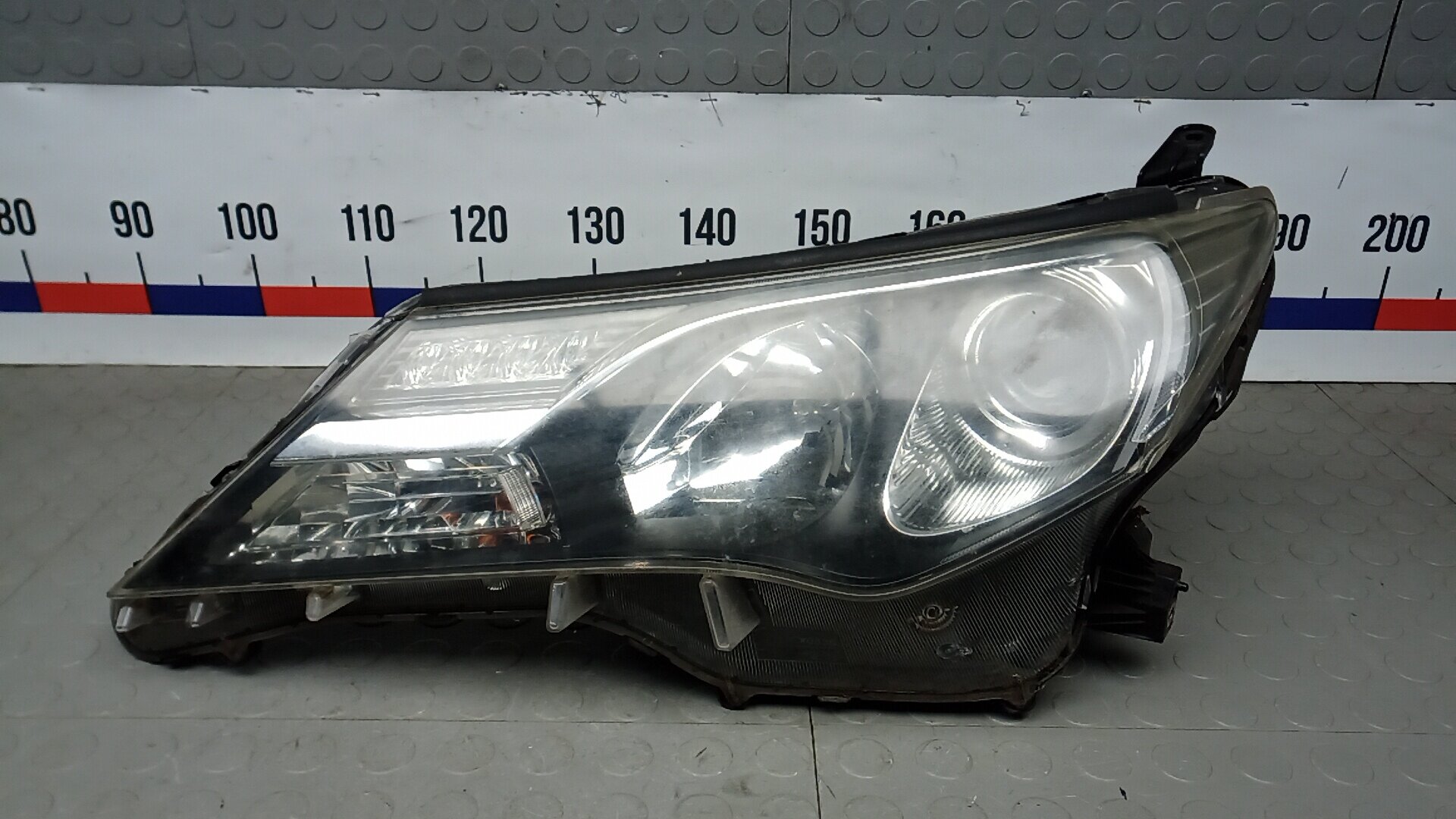 Фара левая TOYOTA RAV 4 CA40, Номер 8117042562