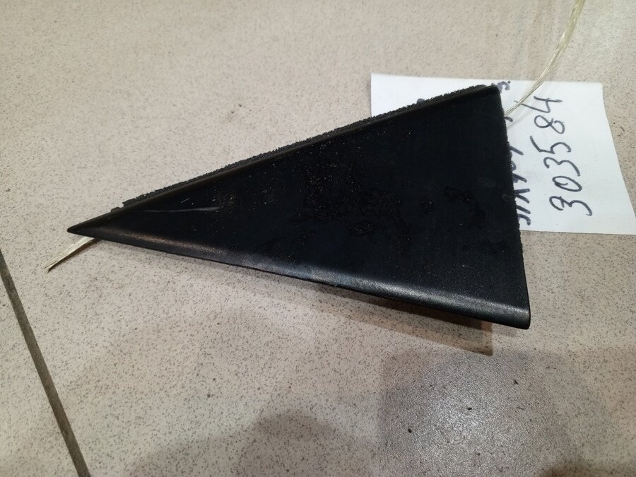 Уголок двери задней левой наружный от Mazda 3 bk 2003-2009