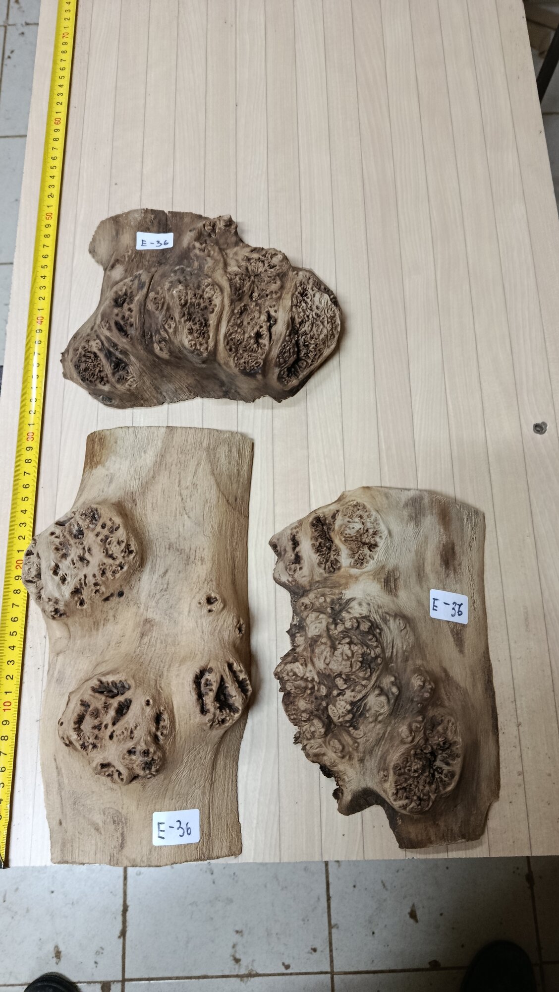 Спил из карагача, каповый, комплект из 3 спилов ,30х14х5см,25х13х5см,15х18х5см(Е36)высушенный , влажность 8%