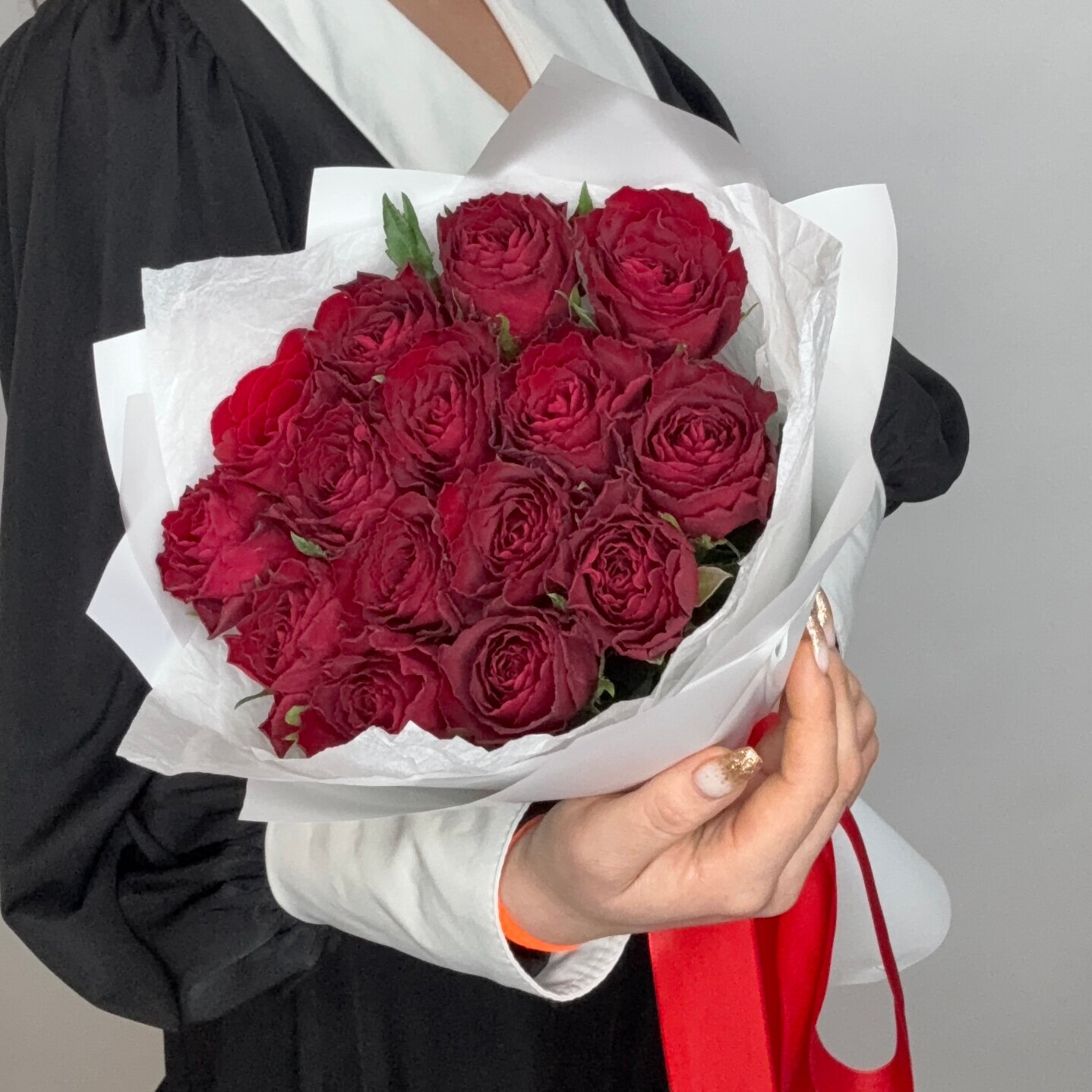 15 красных роз