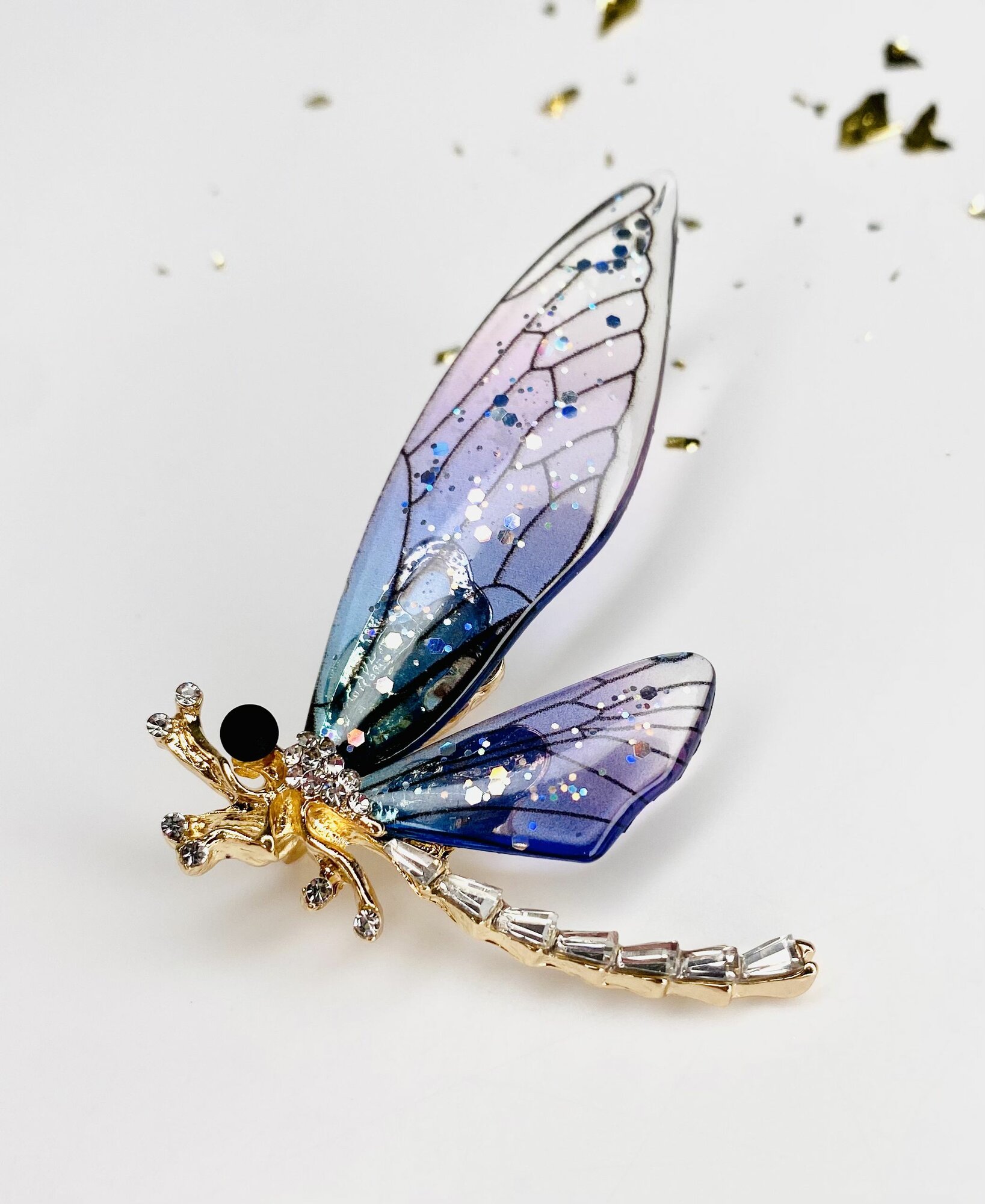 Брошь, искусственный камень, стразы, пластик