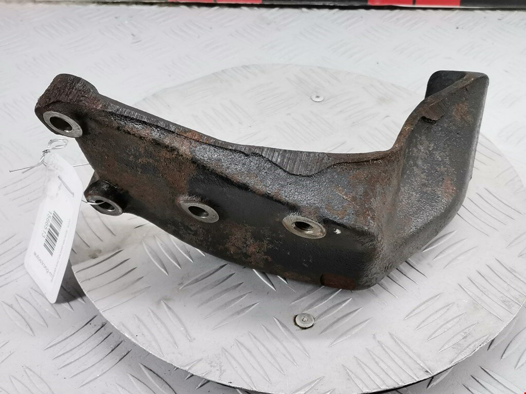 Кронштейн (крепление лапа) двигателя Suzuki Baleno 1 1164160G00 арт. 1566513