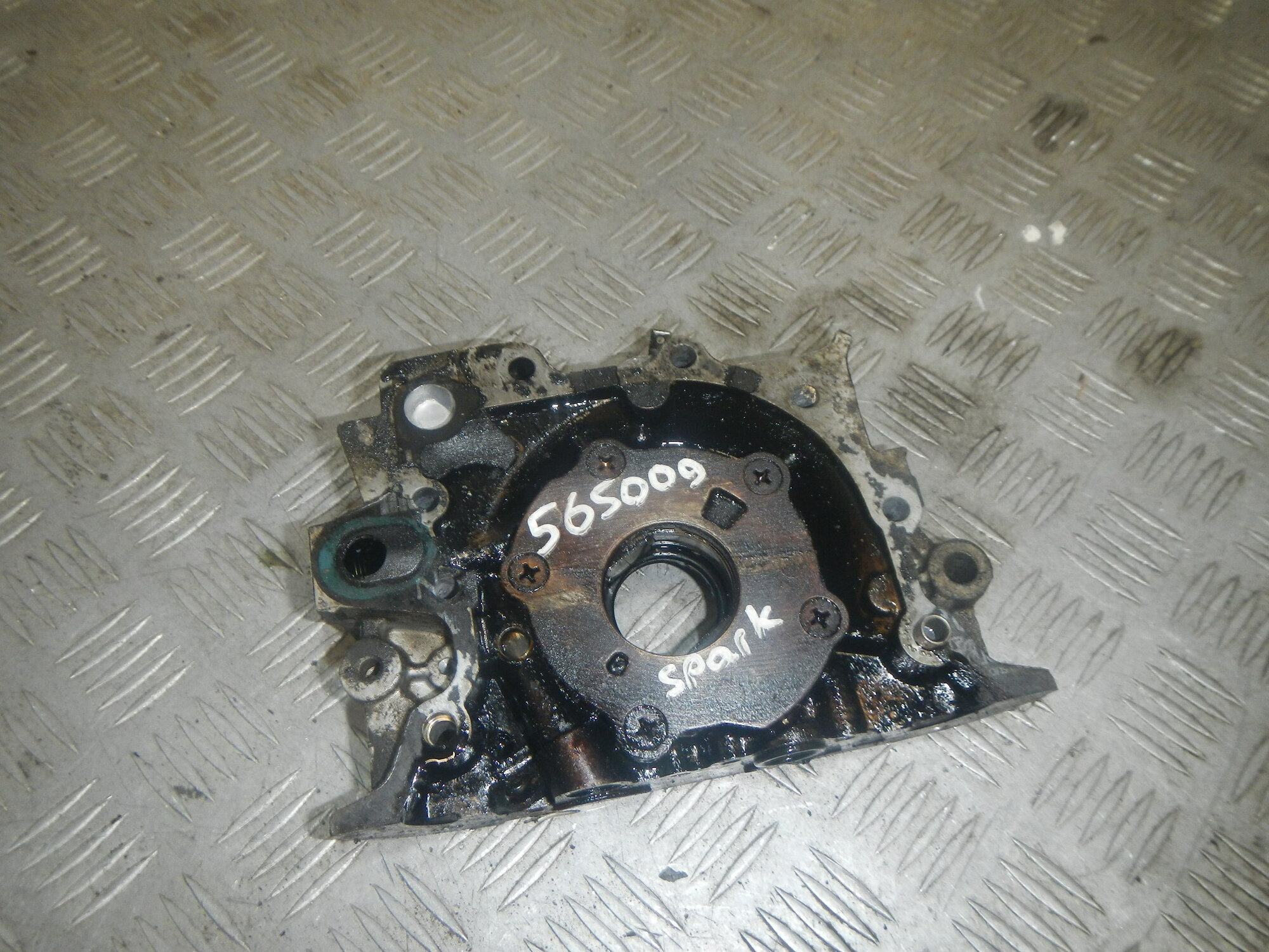 Б/У Насос масляный, Chevrolet (Шевроле)-SPARK (05-09) CHEVROLET SPARK (05-09) Без видимых повреждений. 565009 GENERAL MO...