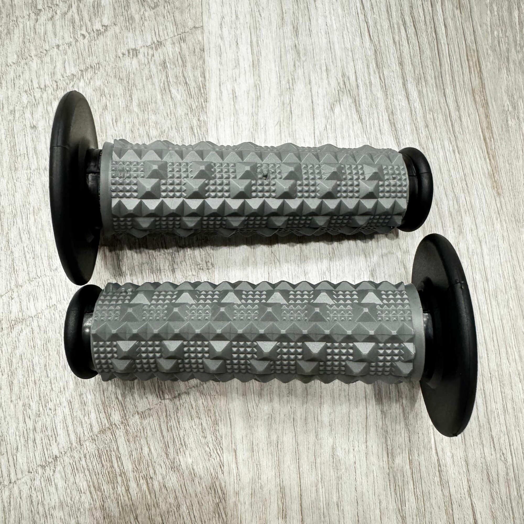 Грипсы Hengyue для мототехники — ручки руля на мотоцикл, питбайк, эндуро для замены и обновления руля