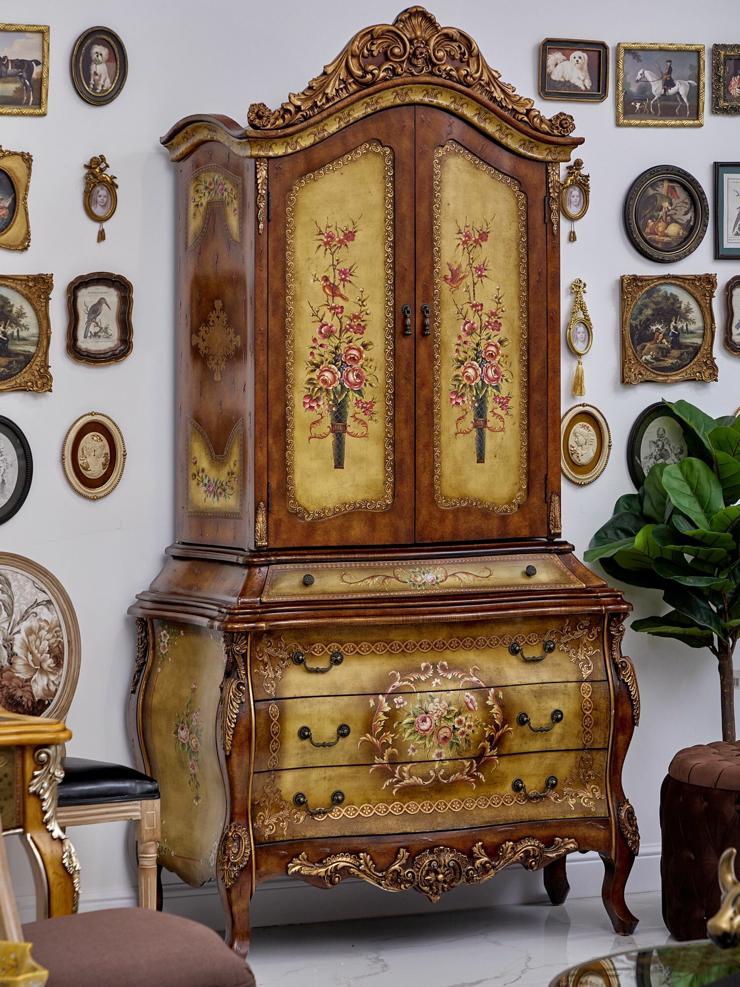 Шкаф-комод Glasar 35-100, в стиле Барокко, 136 см x 52 см x 230 см