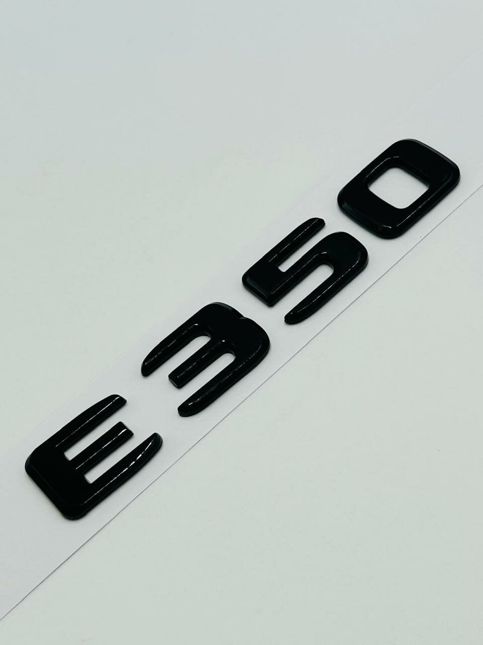 Наклейка Надпись Знак Шильдик Mercedes E350 Черный глянец