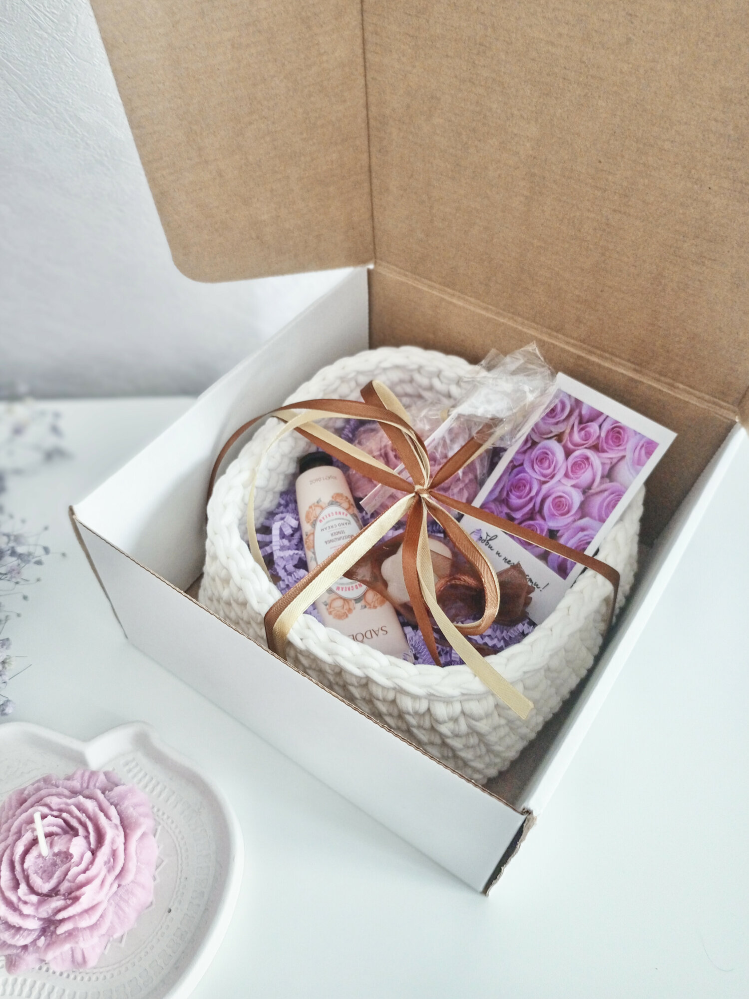 Корзинка квадратная плетеная. Подарочный бокс