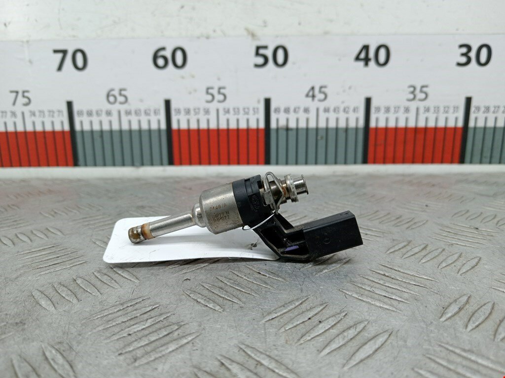 Форсунка бензиновая электрическая Volkswagen Golf 6 03C906036F арт. 2220328