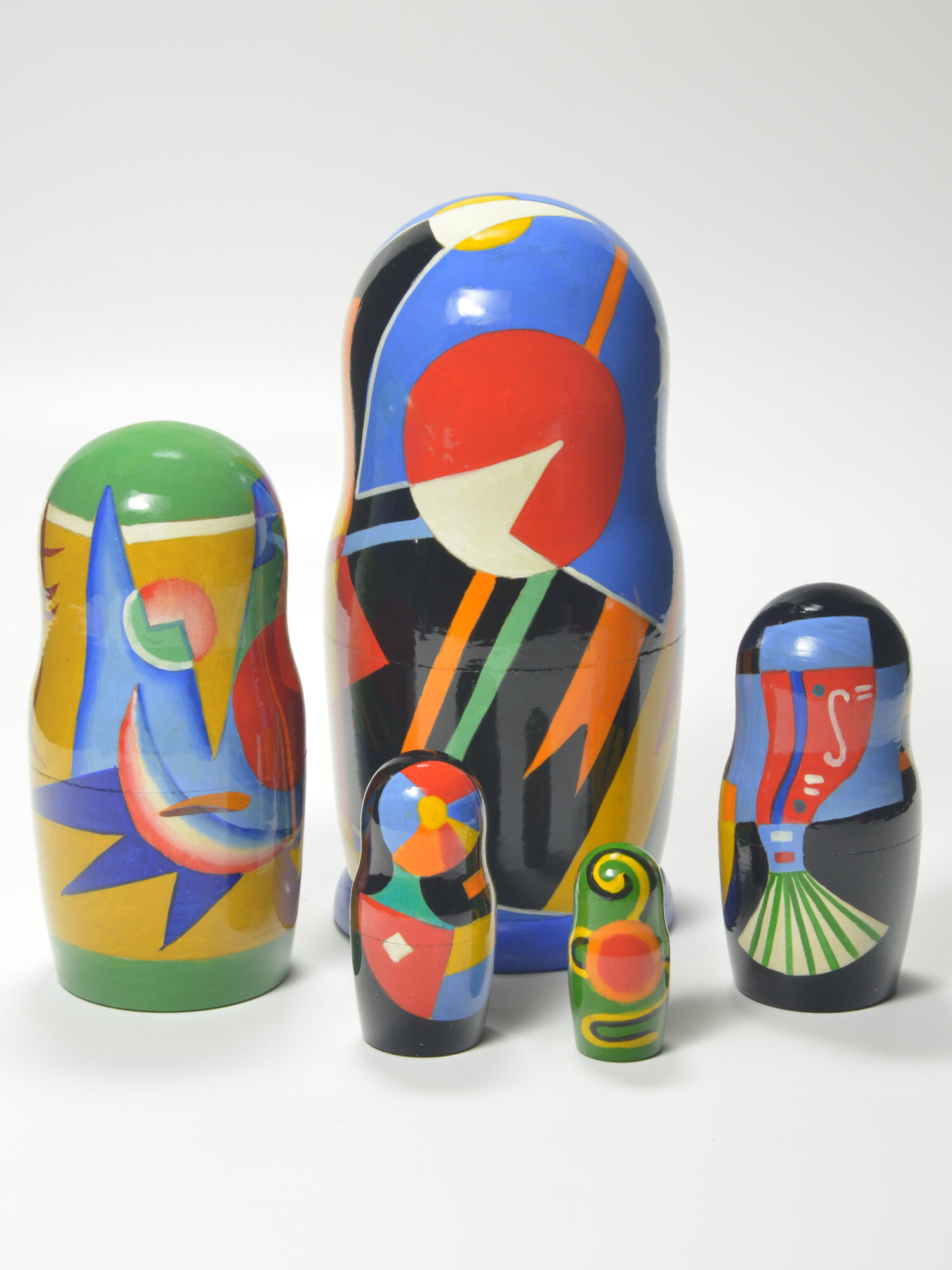 Василий Кандинский. Матрёшка с художественной росписью по мотивам работ художника. 5 кукол. высота 18 см.