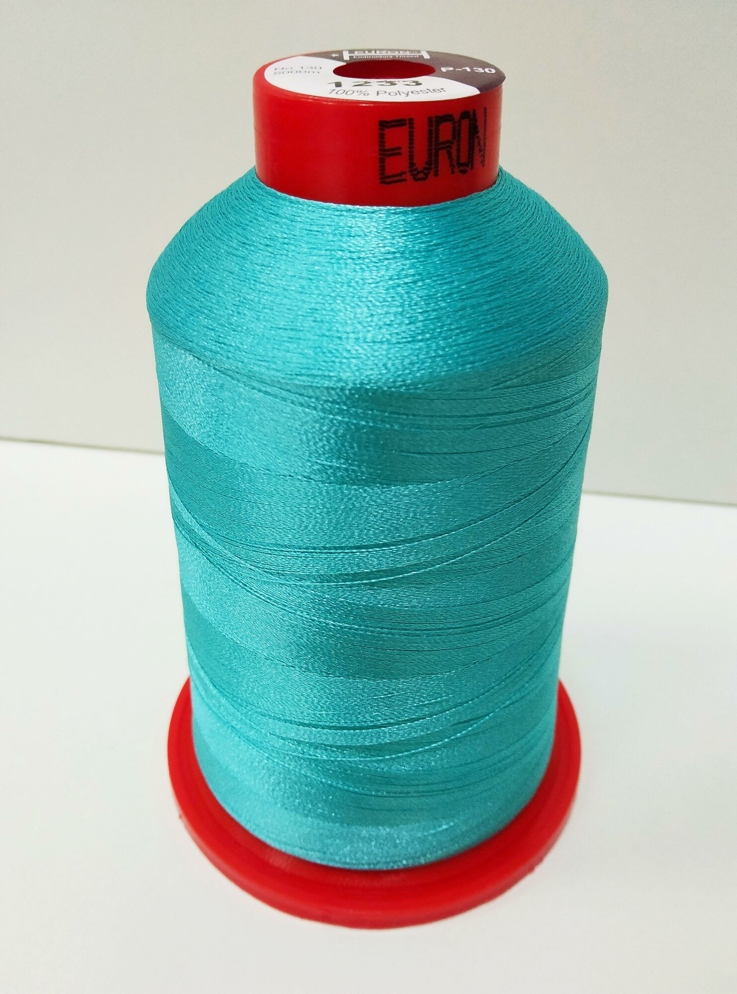Нитки вышивальные Euron Р-130 №130 5000м, полиэстер, Цвет-1233 голубой