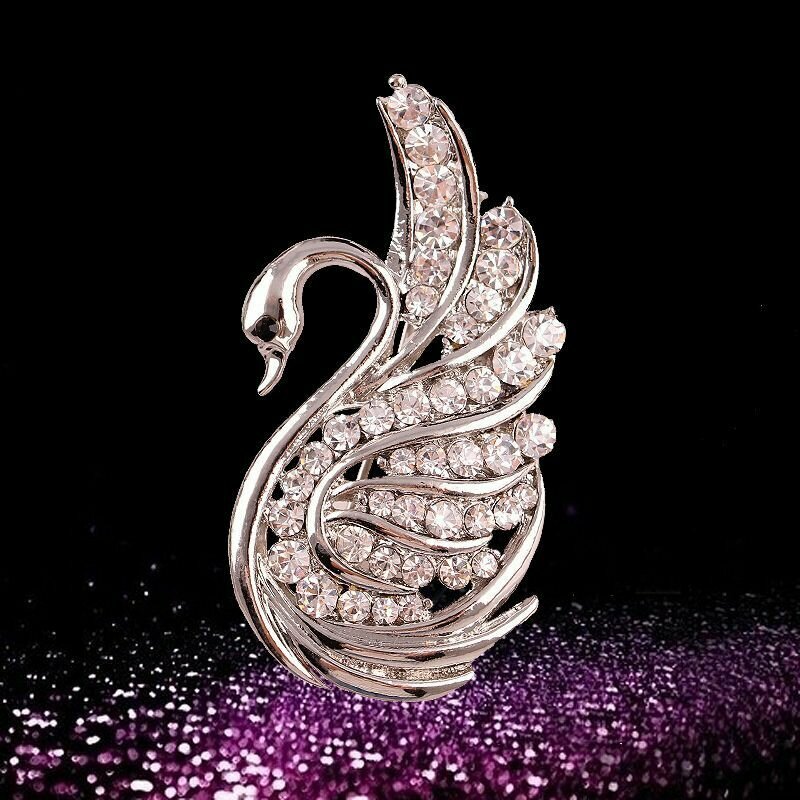 Брошь, стразы