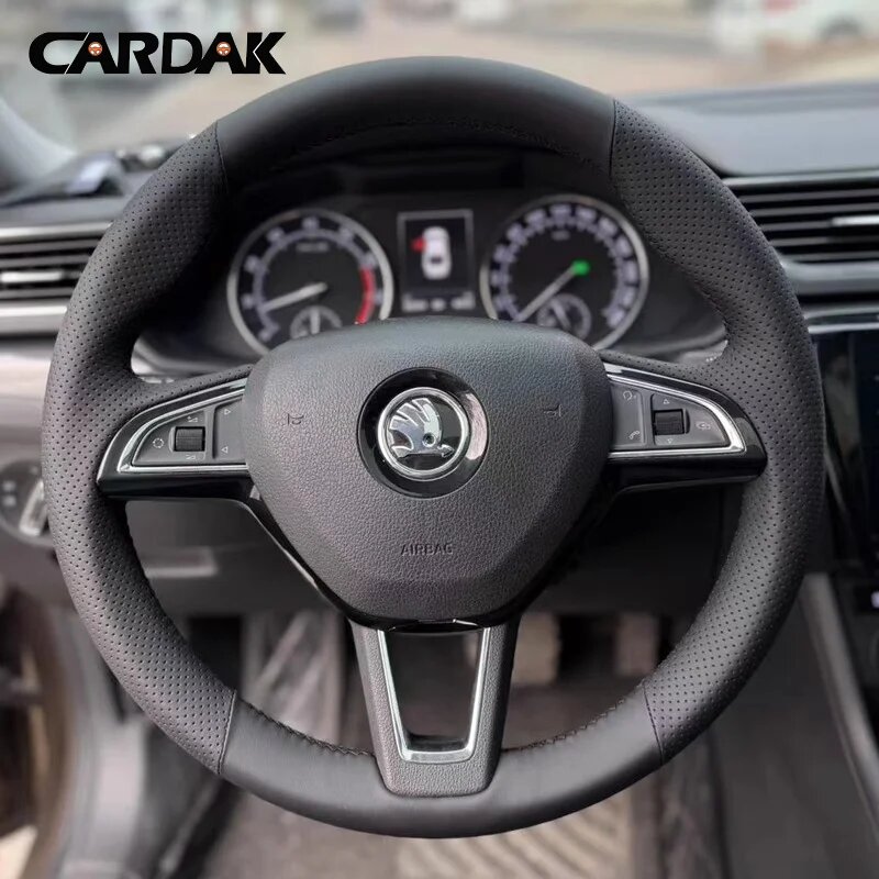 Черный кожаный чехол на руль автомобиля для Skoda Fabia Citigo Karoq Rapid Kodiaq Scala black thread