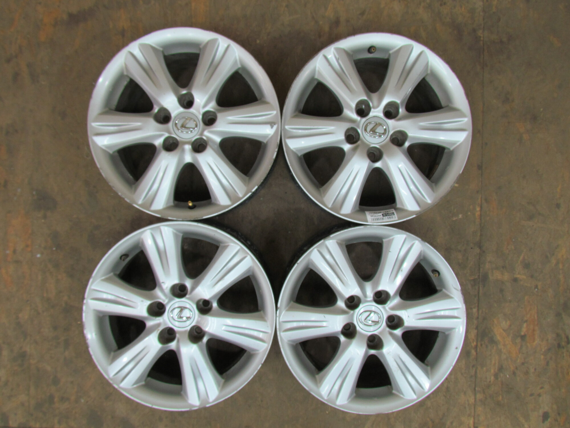 Комплект колесных дисков Lexus R16 7J ET45 5*114.3 DIA60.1 (оригинал) 0026244