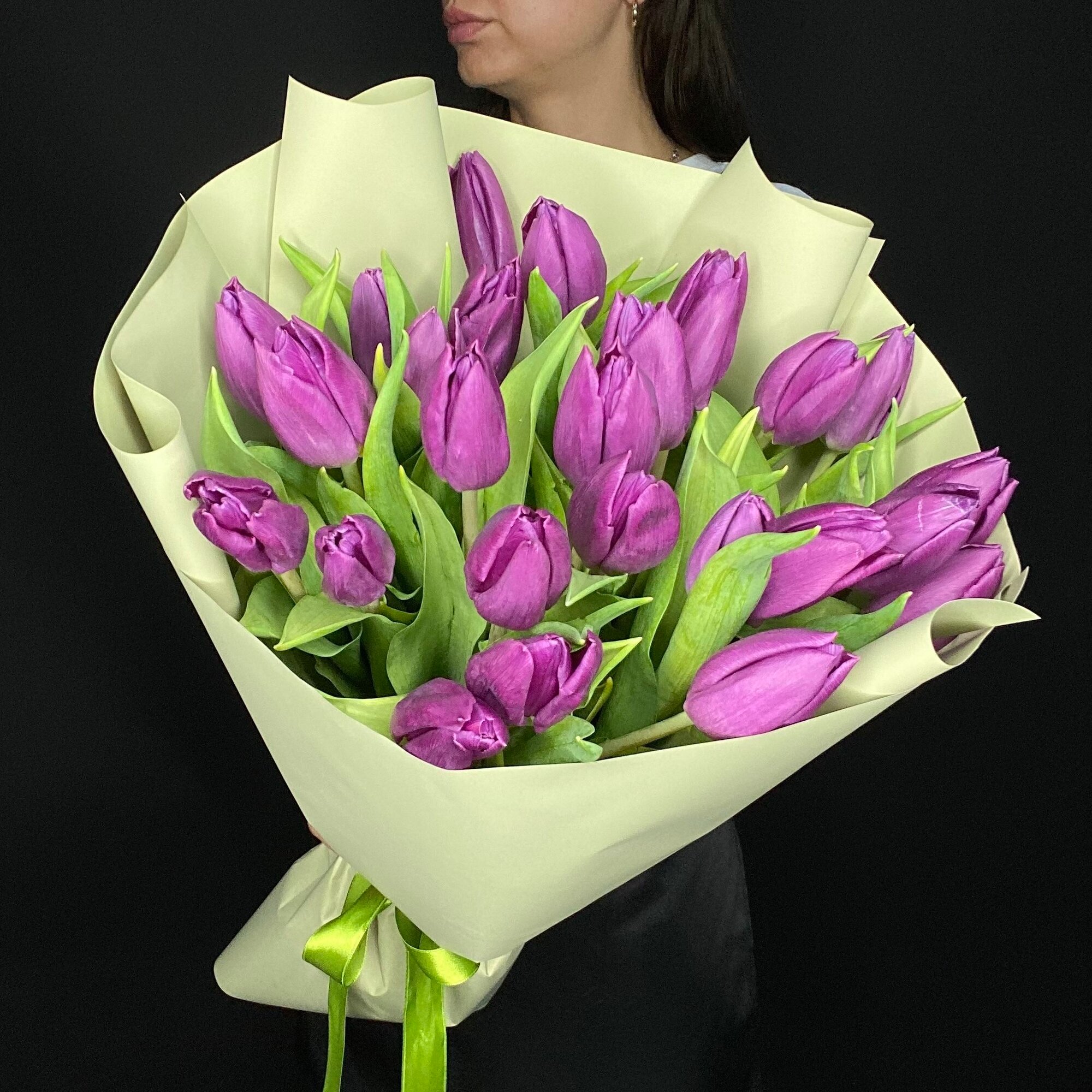 Фиолетовые тюльпаны