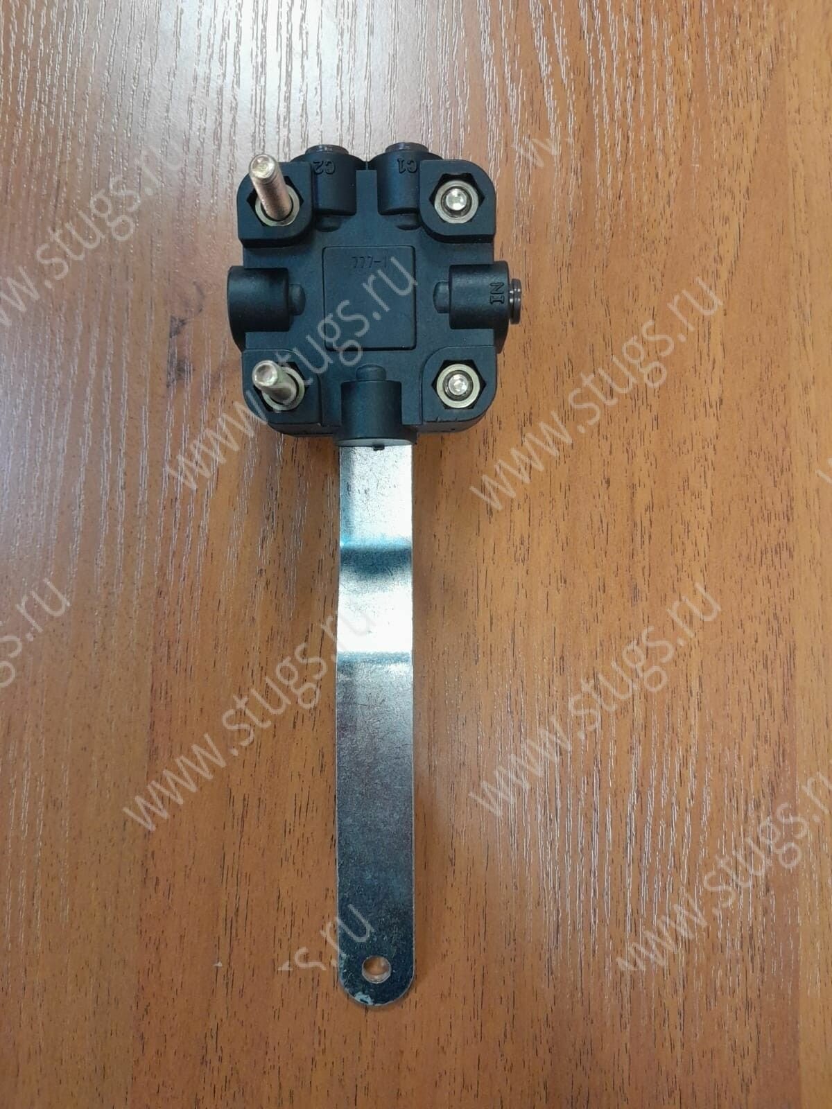 Кран уровня пола передний SHAANXI / SHACMAN X3000 DZ15221440034