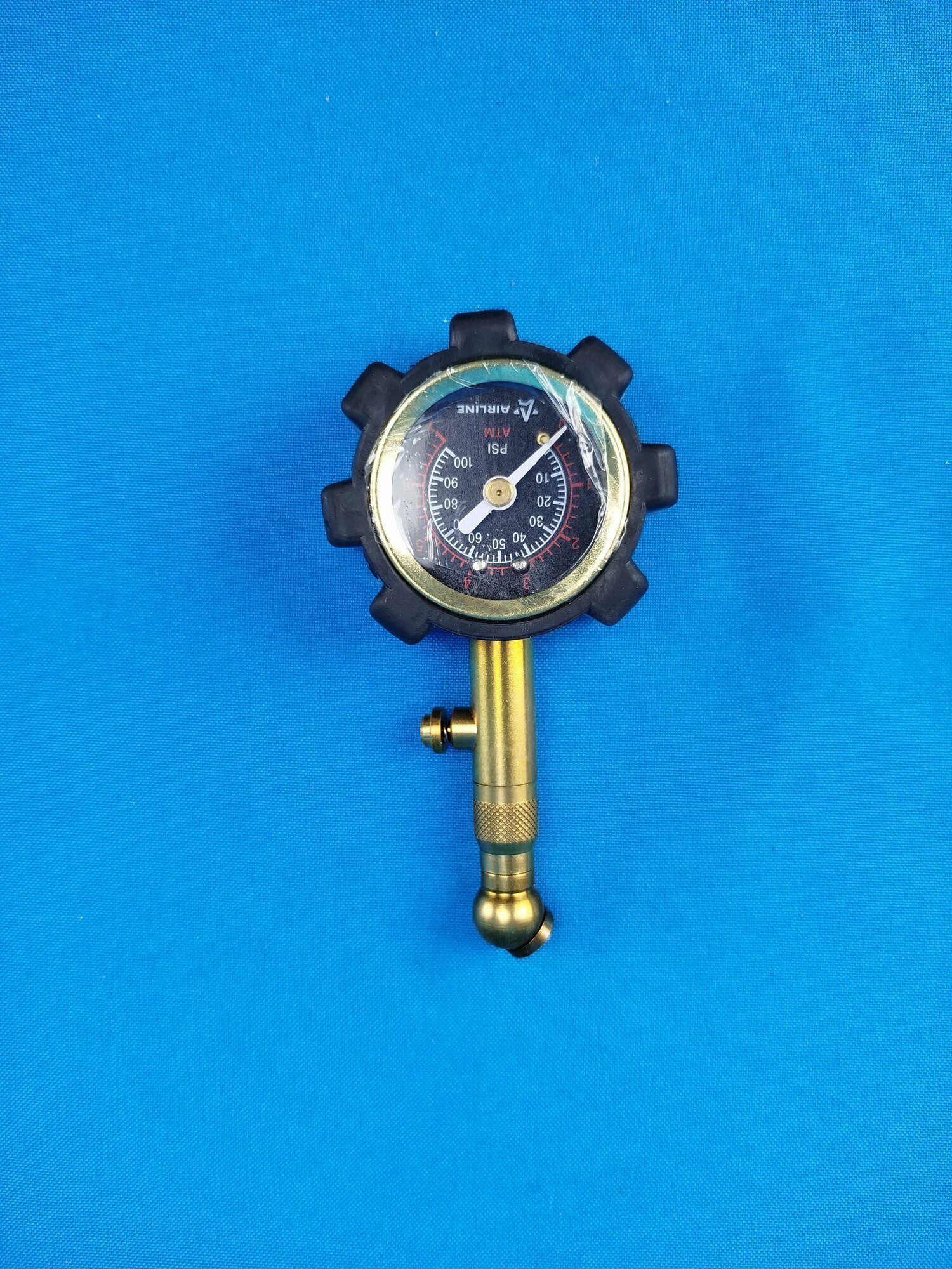 Манометр "AIRLINE" PRO стрелочный металлический, обрезин. с клапаном сброса, диам. 40мм (7атм)
