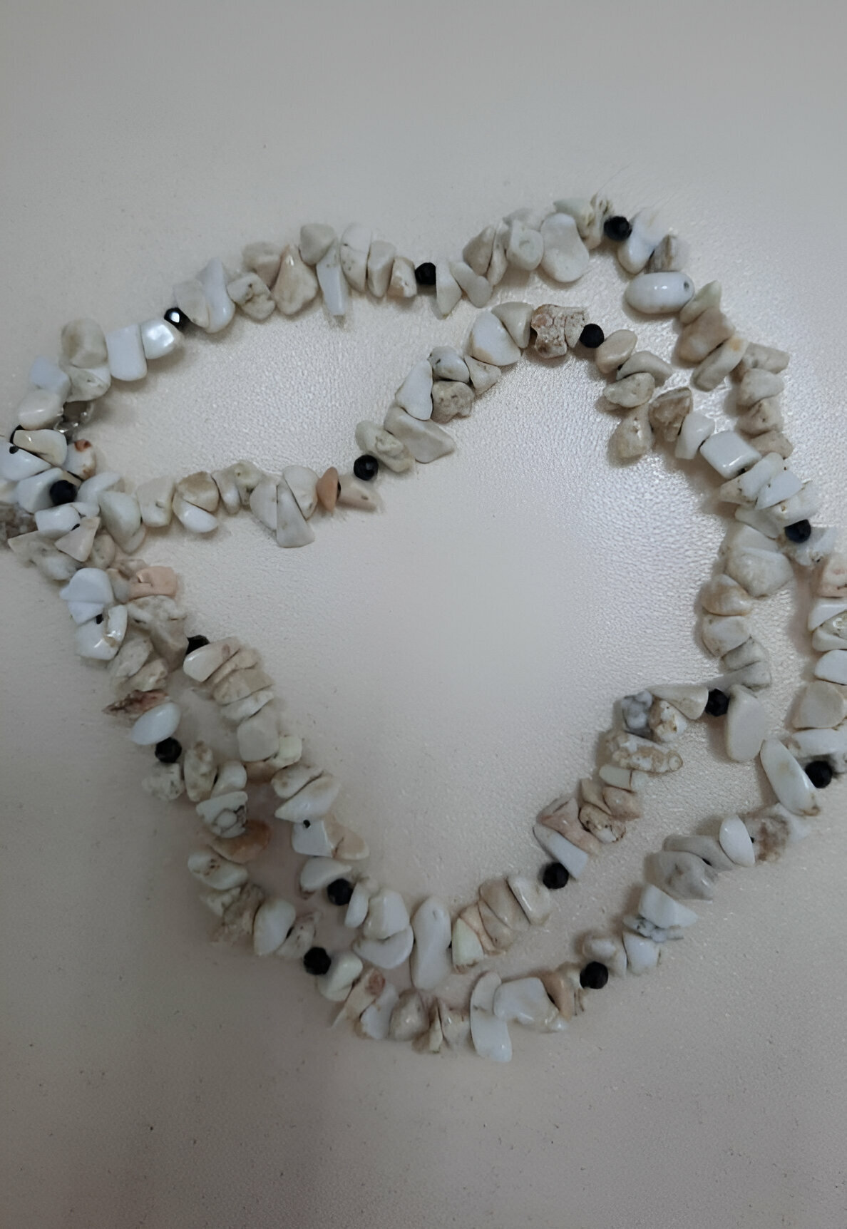 Бусы, шпинель, перламутр