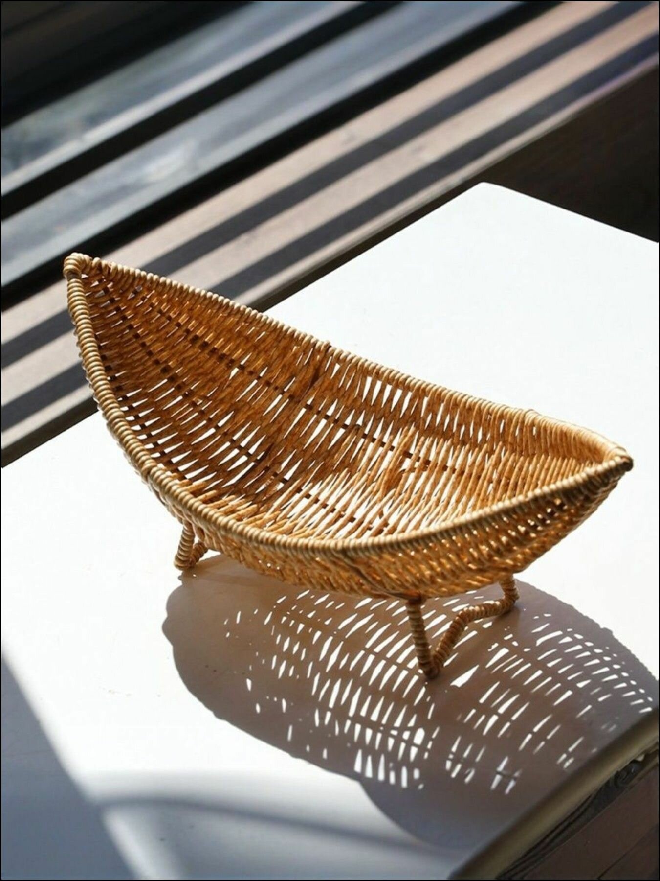 Корзина для закусок в гостиной, домашняя тарелка с фруктами