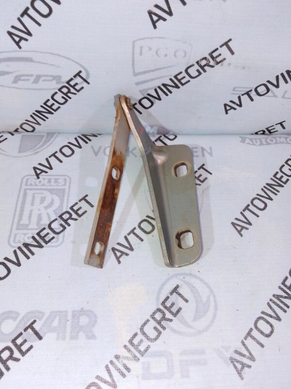 Петля капота левая Chevrolet Niva Б/У с пробегом