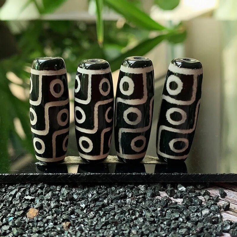 Бусины из черного агата 30 мм Aura Myria