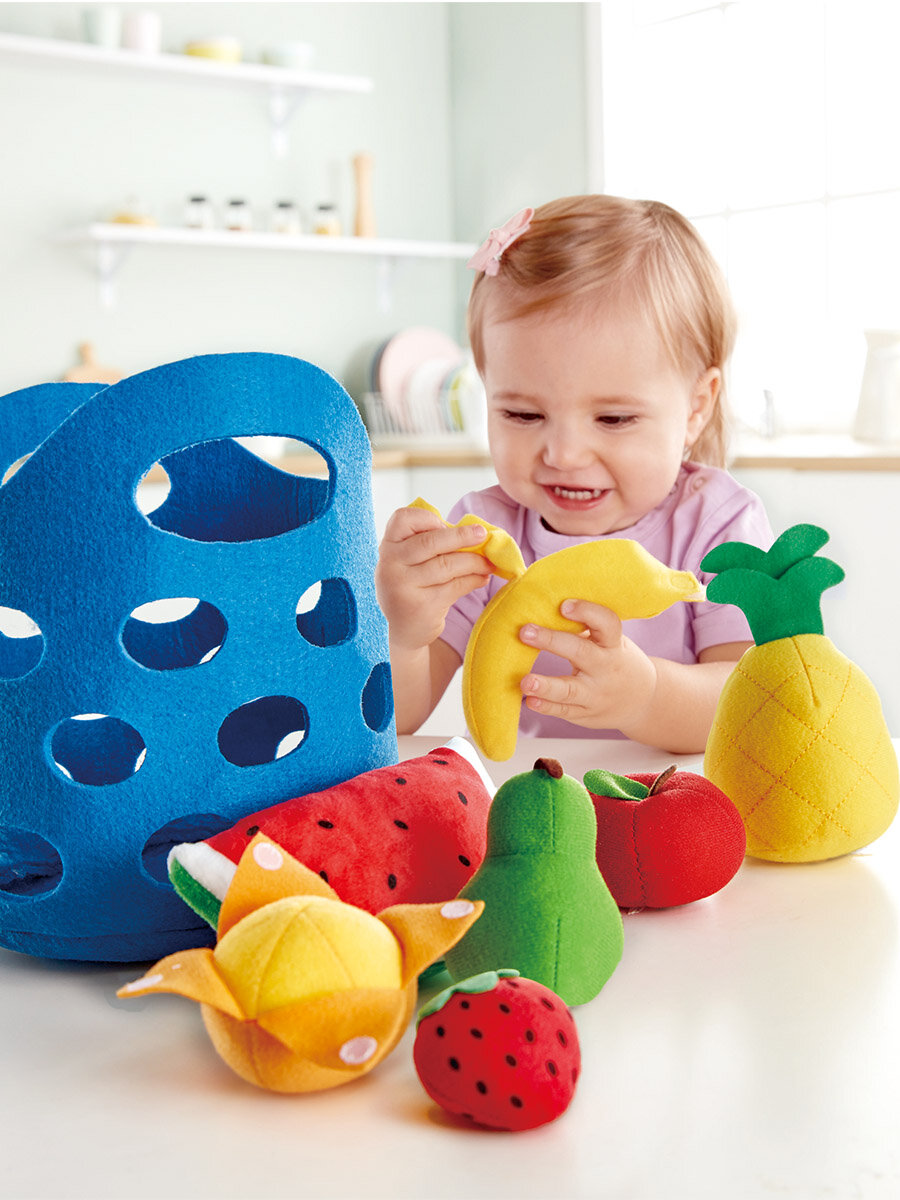 Игровой набор продуктов для детей Hape "Корзина с фруктами" E3169_HP