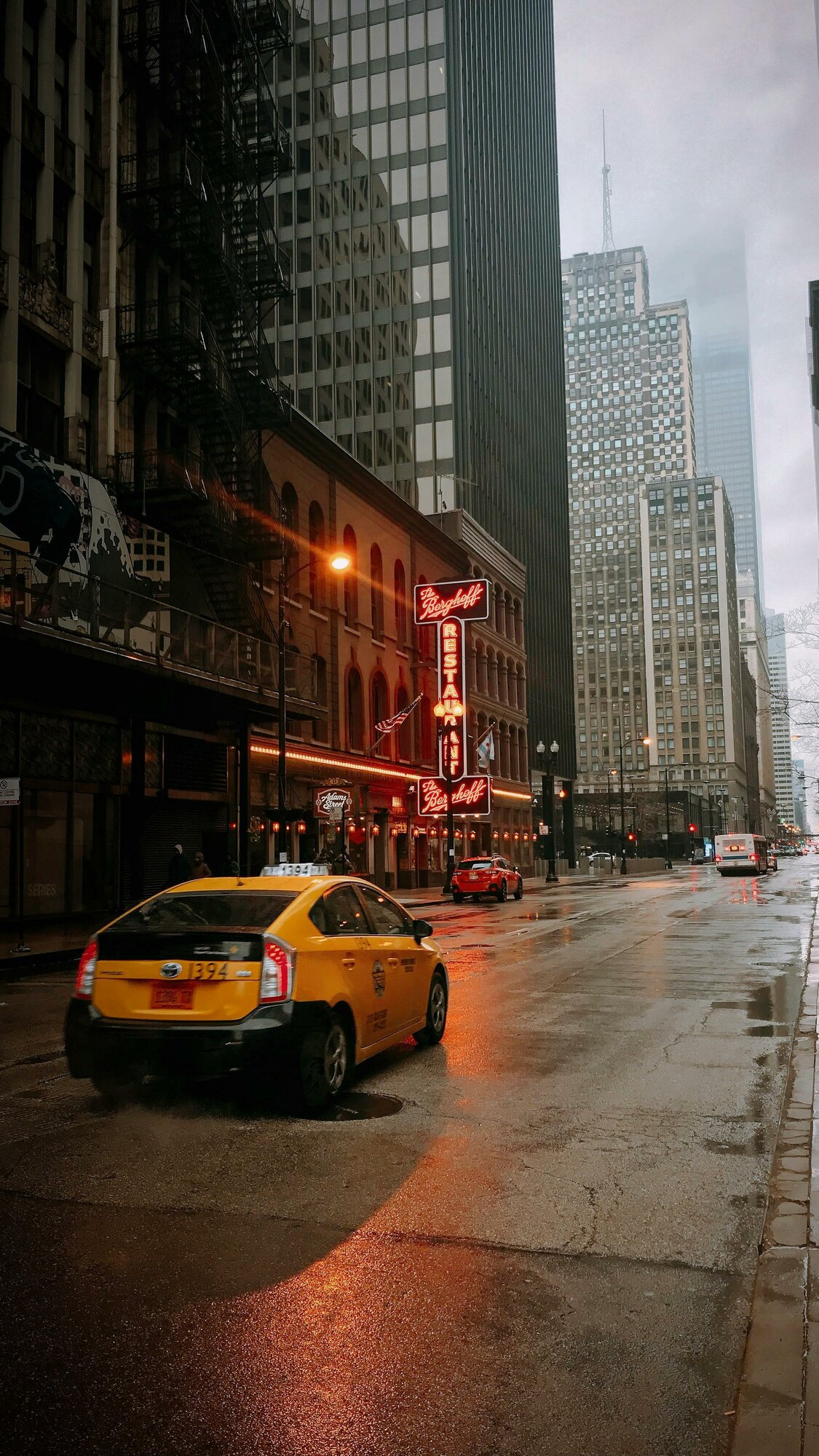 Картина на холсте 60x110 LinxOne "Автомобиль, интерьер для дома / декор на стену / дизайн