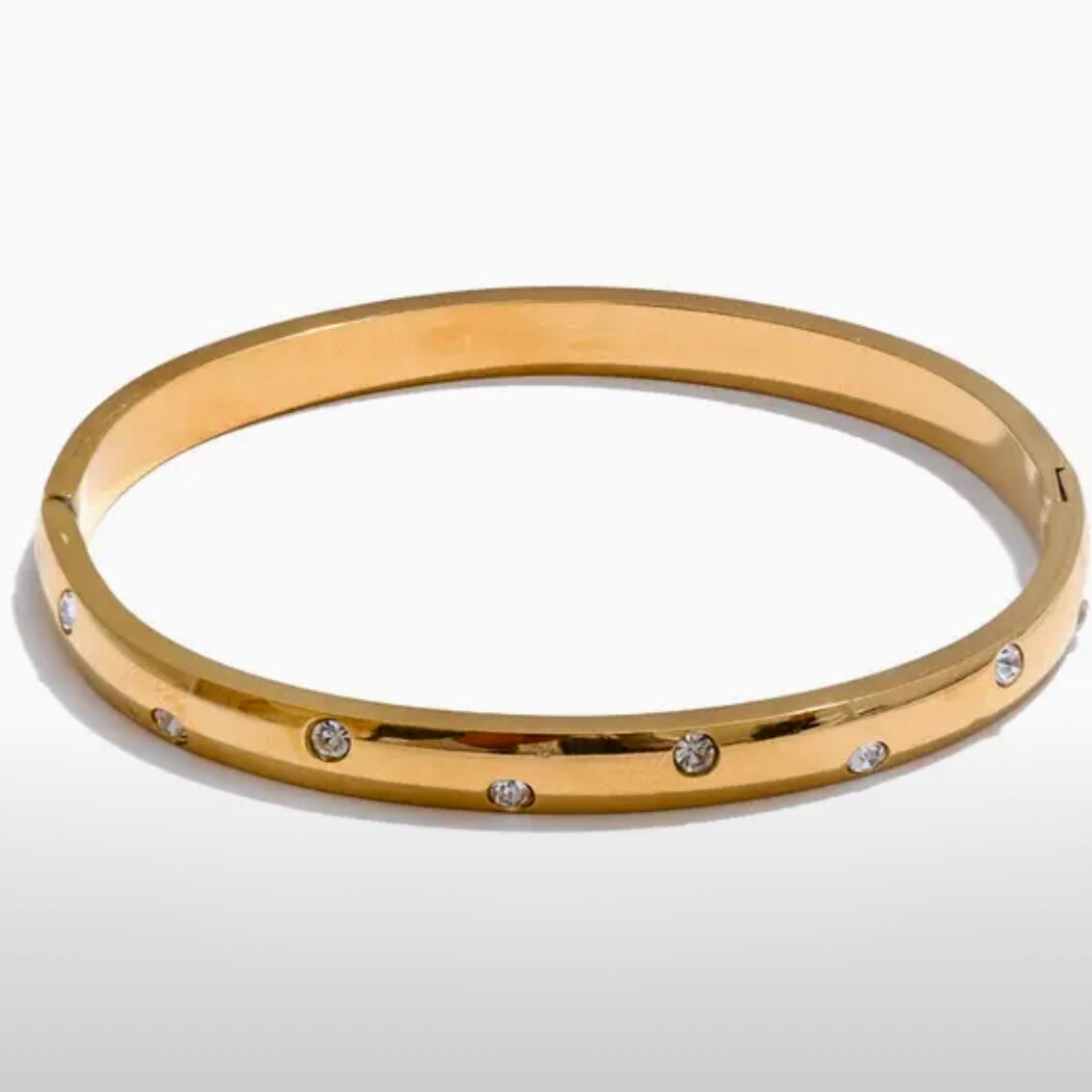 Жесткий браслет, фианит, Swarovski Zirconia, циркон синтетический, стразы, циркон