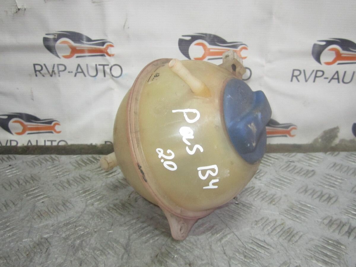 Бачок расширительный Volkswagen Passat B4 2.0 1H0121407A