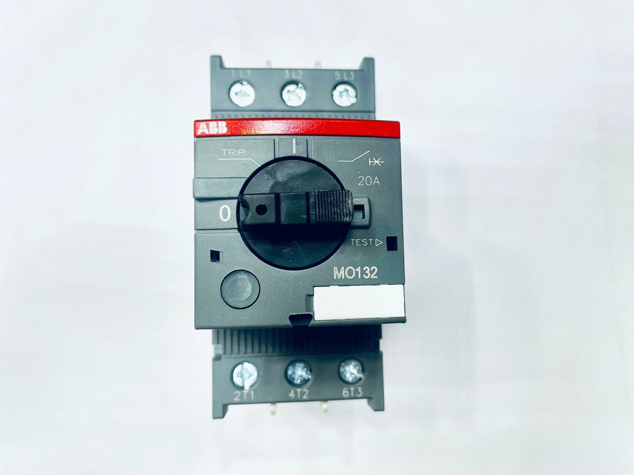 Выключатель автоматический для защиты электродвигателя MO132-20А 50кА магнитный расцепитель 1SAM360000R1013 ABB