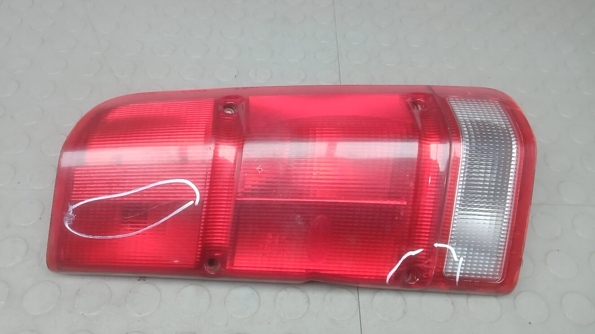 Фонарь задний правый LAND ROVER DISCOVERY 2