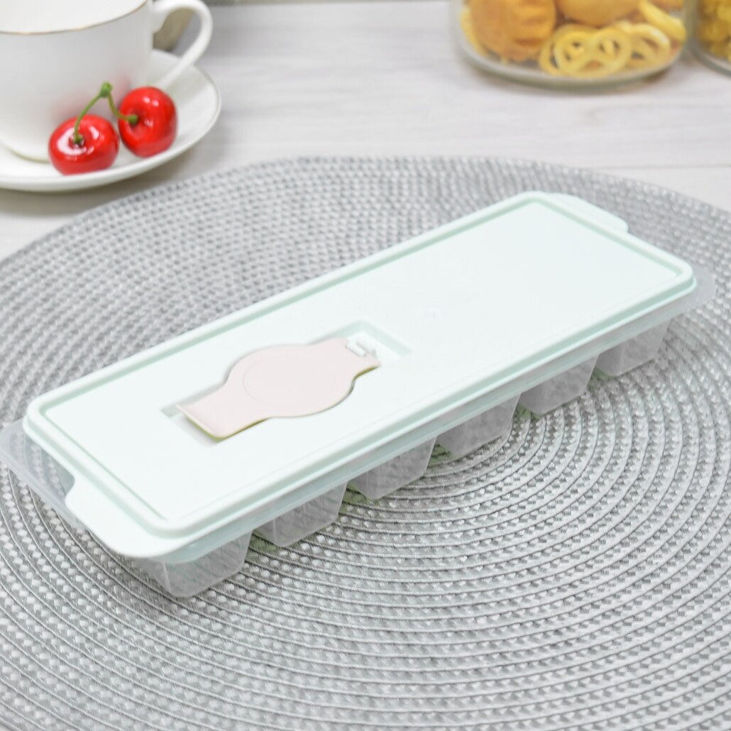 Форма для льда 12 ячеек, крышка с клапаном, пластик, светло-зелёная, компактная, удобно для хранения