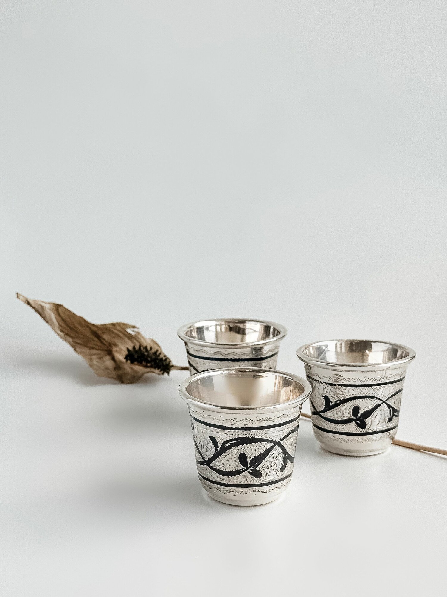 Тутта Набор серебряных стопок 3 шт. 30 мл. 875 проба (прочнее 925 пробы) для водки, стопки из серебра кубачи в подарочном футляре