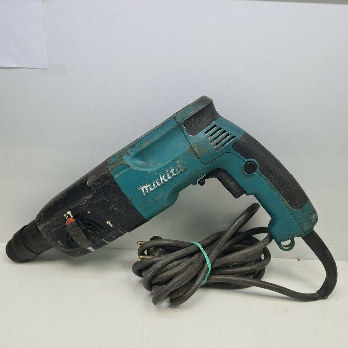 Перфоратор Makita HR2460