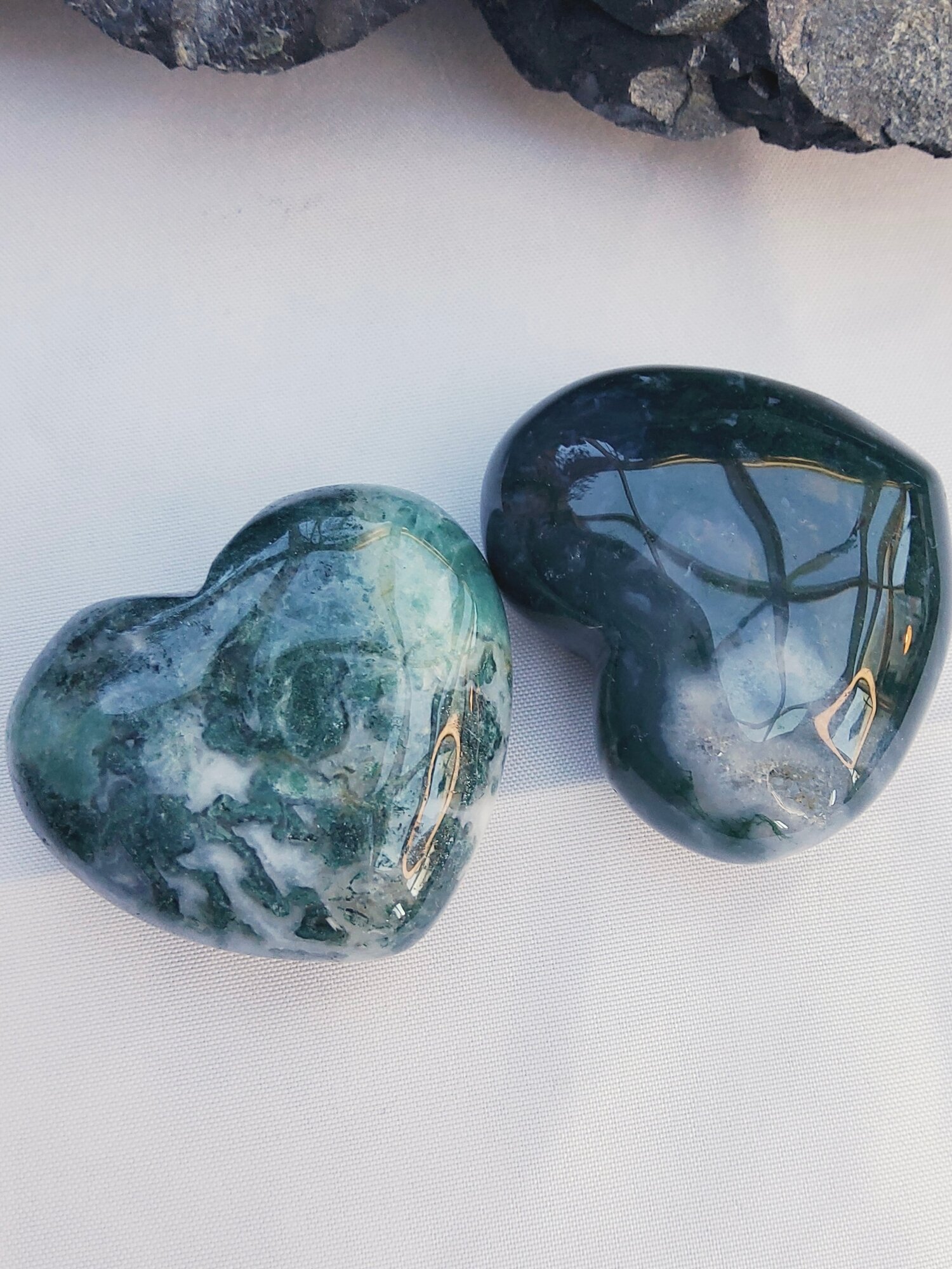 Фигурка сердце натуральный камень Агат моховый 35 на 40 мм