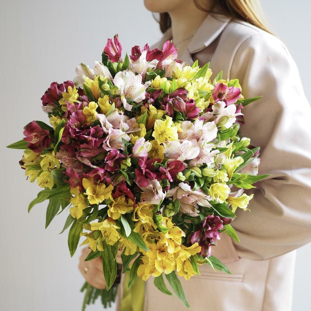 ТОП цена Яркое признание из 21 альстромерии